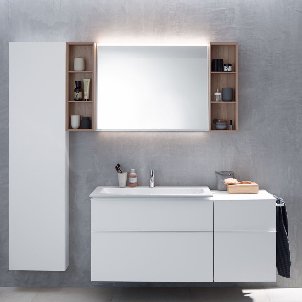 Badeværelsesmøbler med praktisk opbevaringsplads | Geberit DK